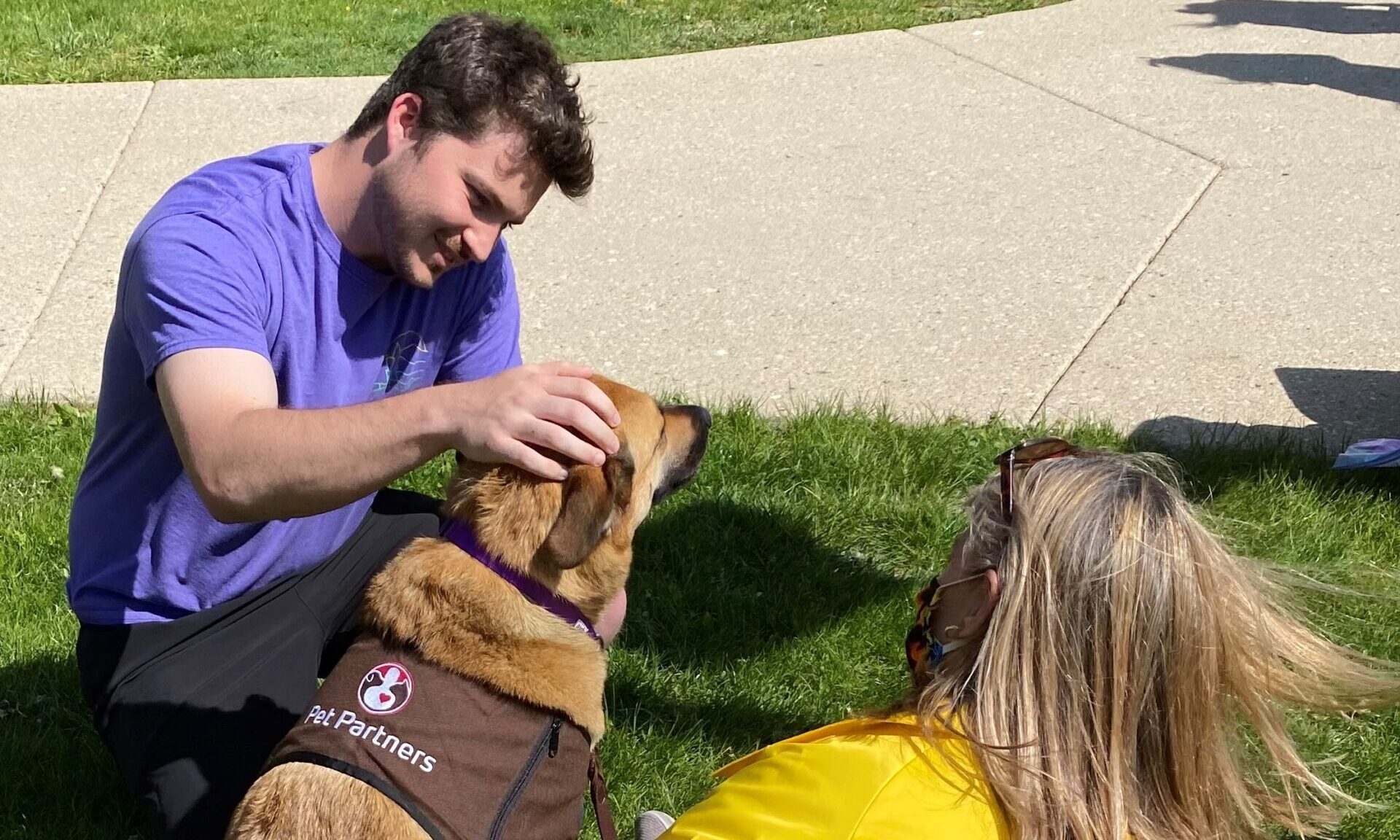 Therapy Dogs and Animals for Crisis Response - Pet Partners